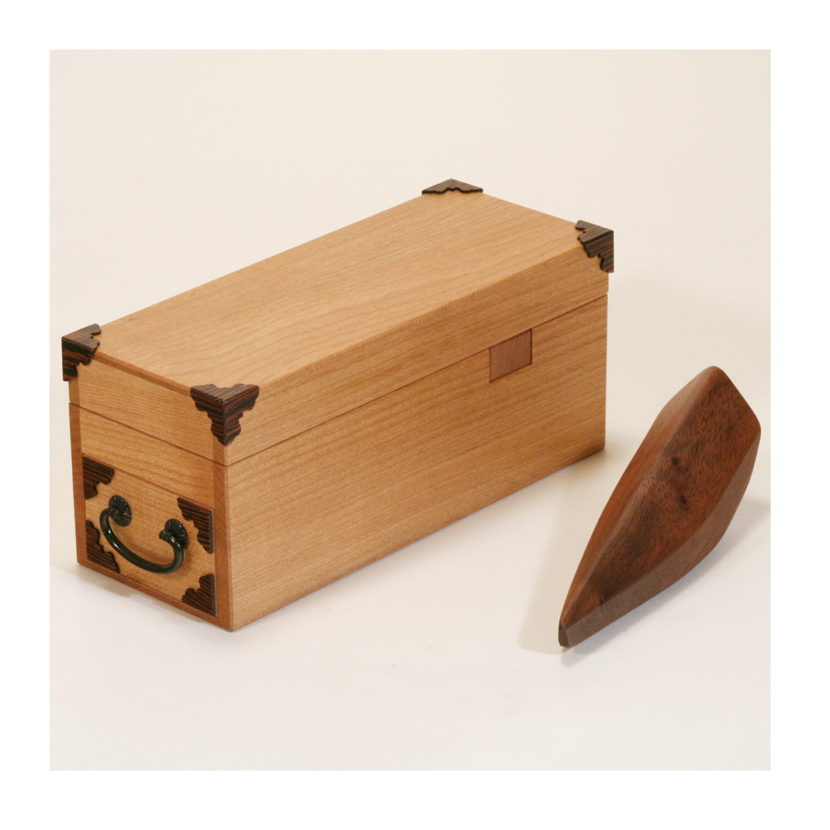 Toilet | KARAKURI BOX