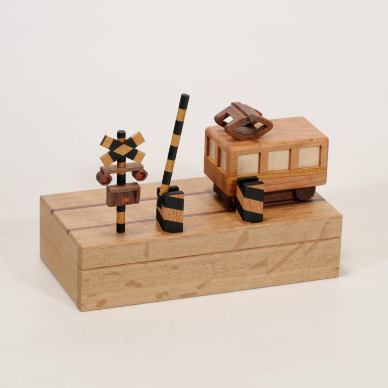 Railroad crossing | KARAKURI BOX