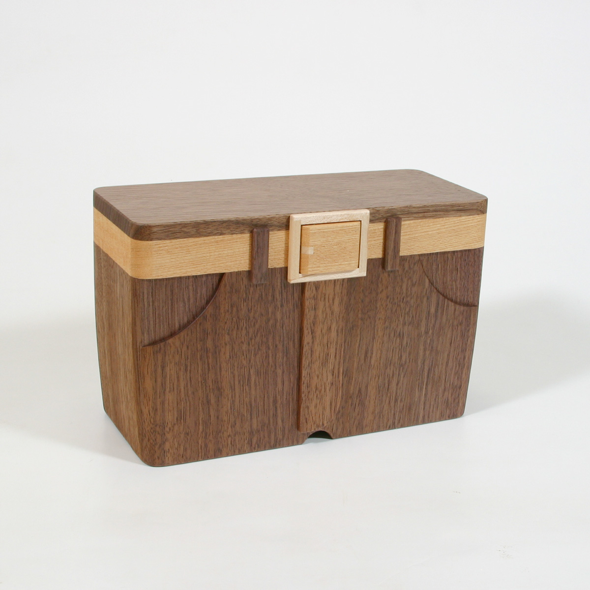 a hole in a pocket | KARAKURI BOX