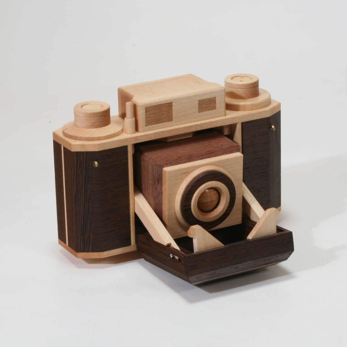 Spring Camera | KARAKURI BOX