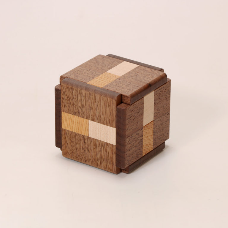 Origin regression cube | KARAKURI BOX