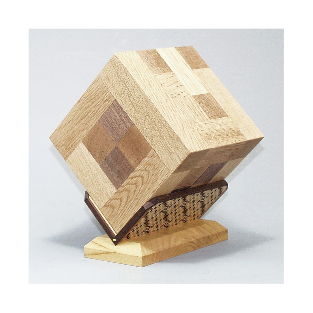 Karakuri Chest KIRAKU | KARAKURI BOX