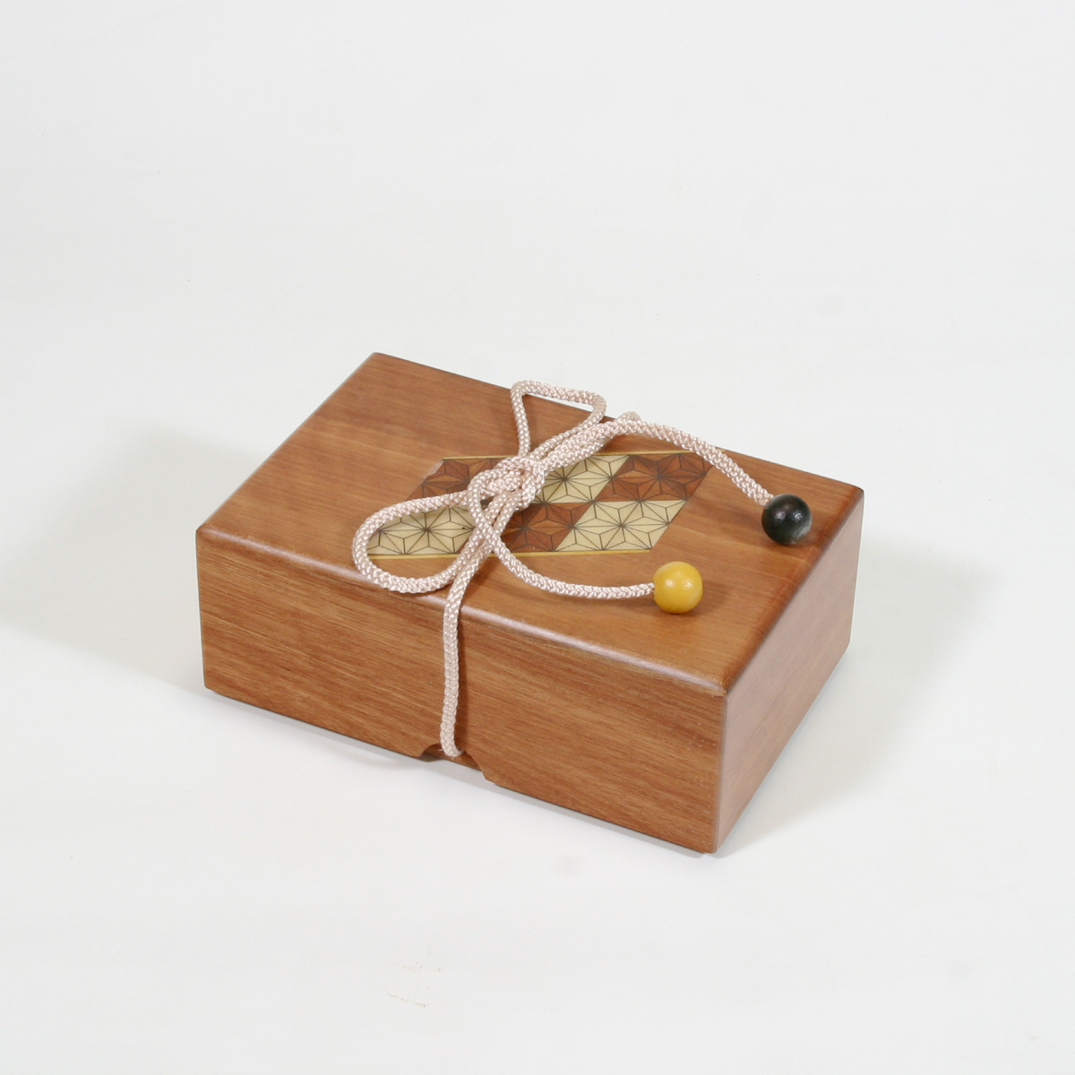 String Box (2014) | KARAKURI BOX