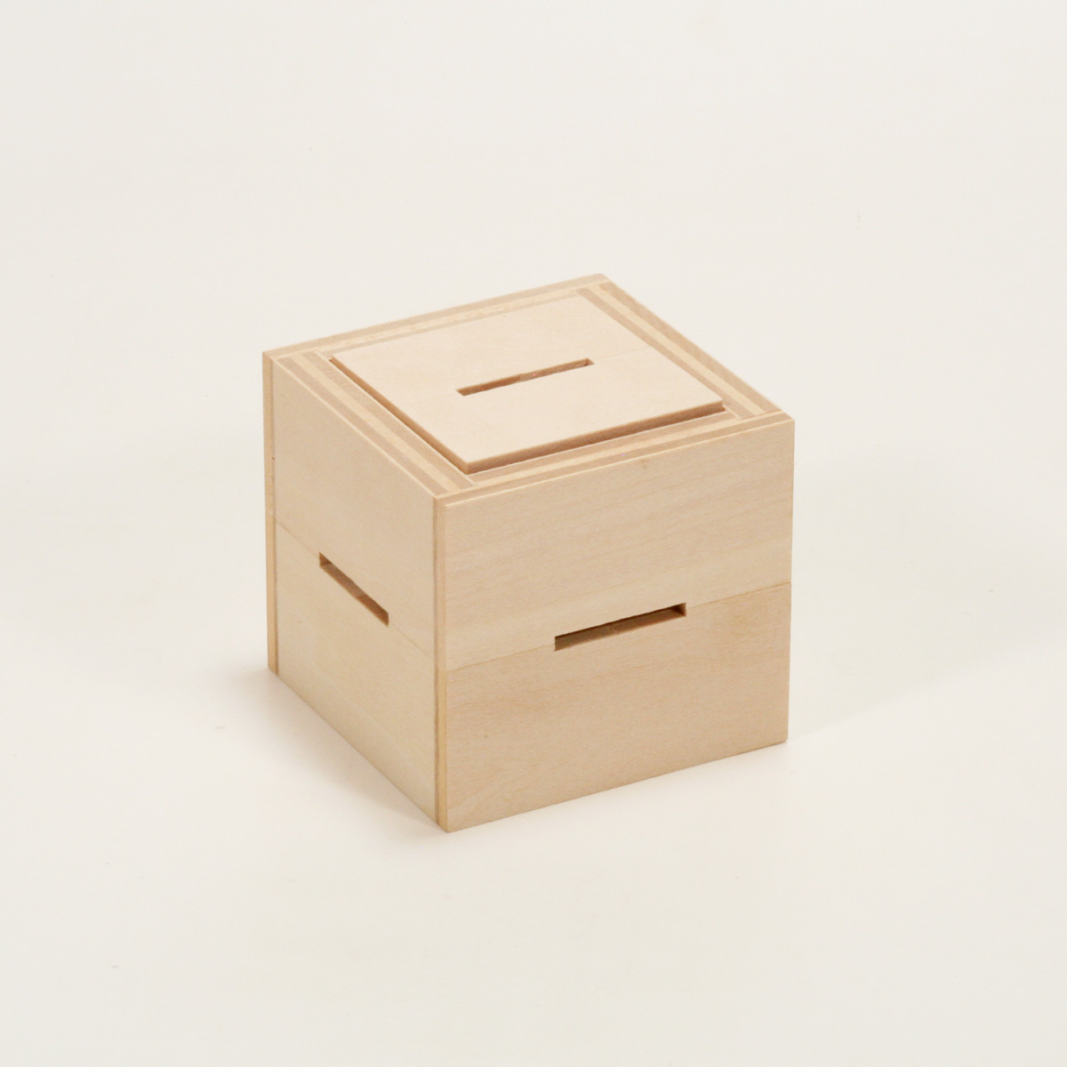 Okiyama’s Art Works | KARAKURI BOX