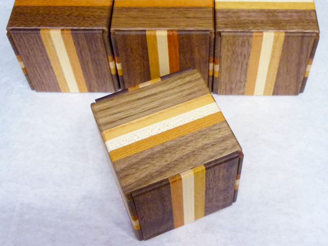 Manufacturing process of Karakuri Boxes | KARAKURI BOX