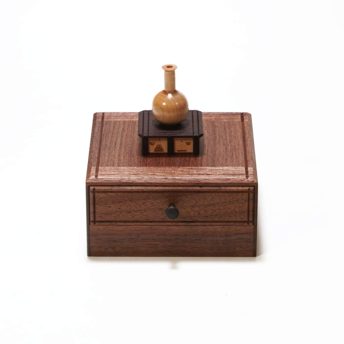 alchemist | KARAKURI BOX