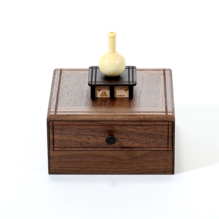 alchemist | KARAKURI BOX